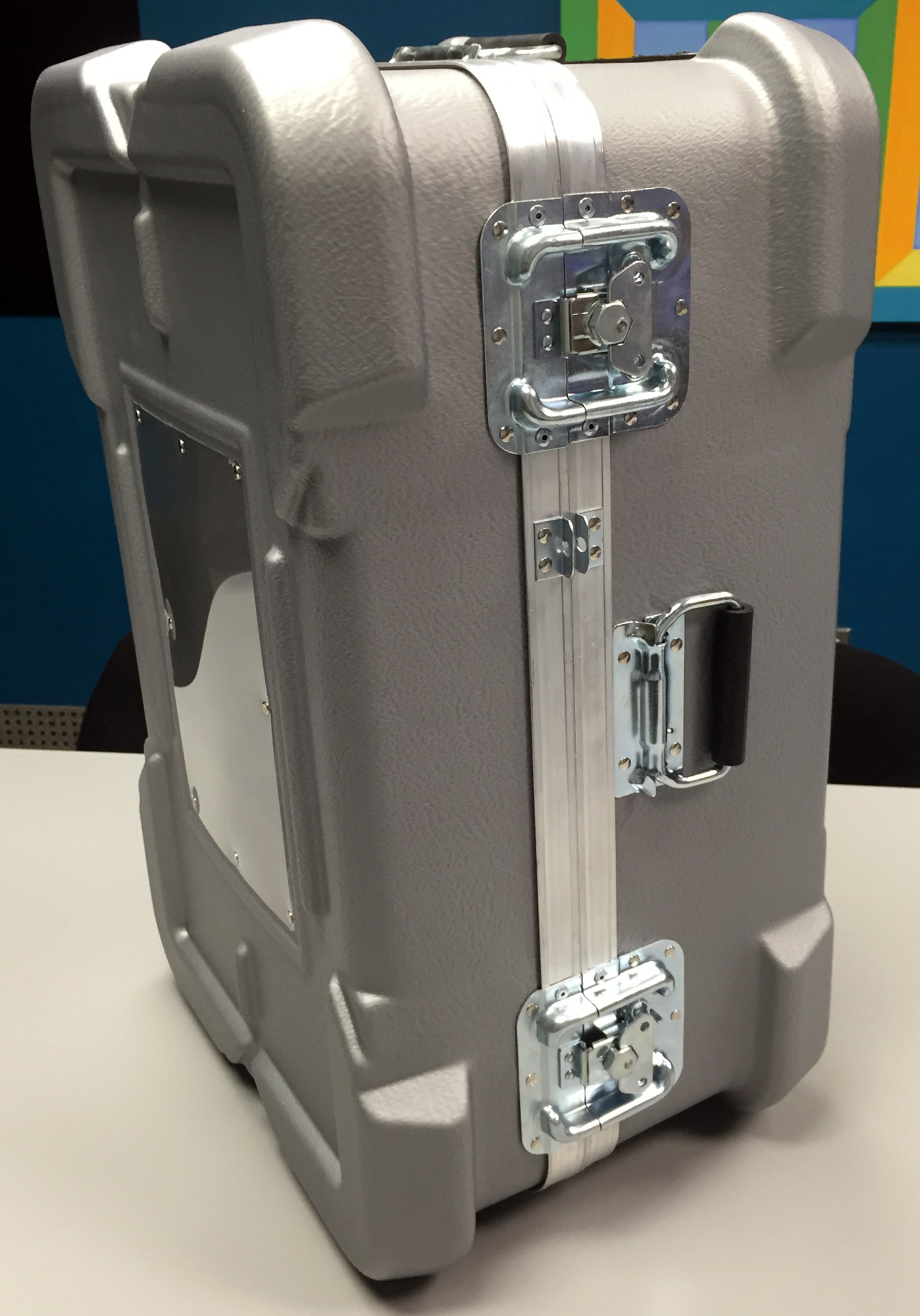 CDC 919 Super-Shipper Case with Built-In Wheels - 34in L x 22in W x ...