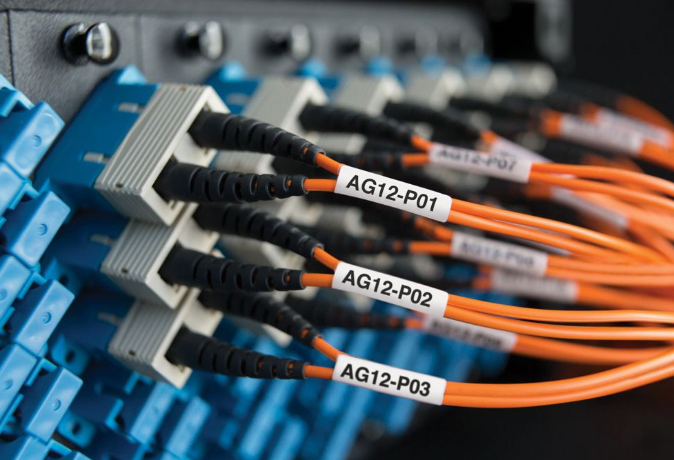 Dymo 1908556 XTL 1 1/2-Inch x 1 5/8-Inch (41 mm x 42 mm) Laminated Wire ...